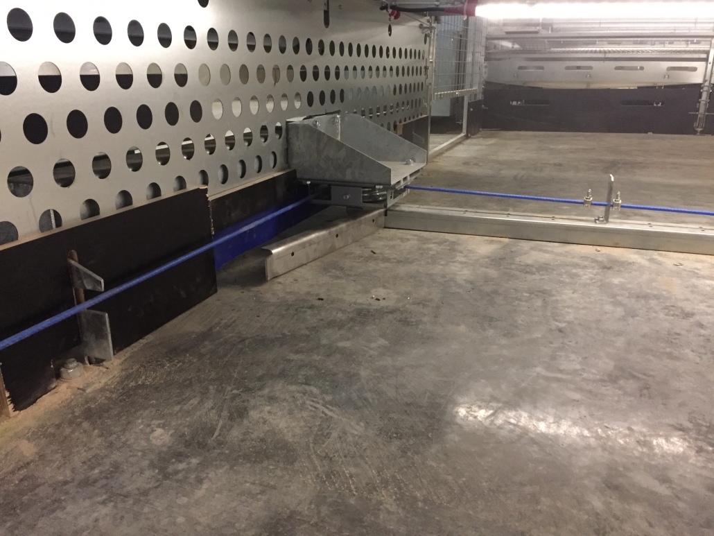 Poultry manure scraper - Konings Transportbanden